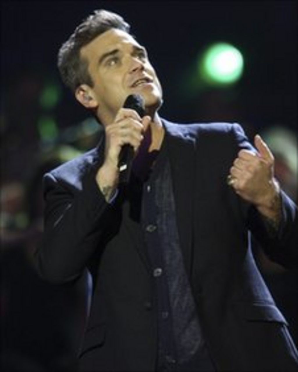 Robbie Williams music 'kept Ffynnongroyw people awake' - BBC News
