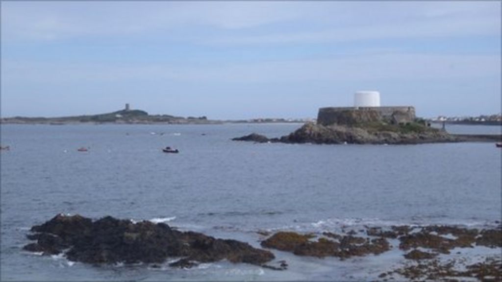 Guernsey summer temperatures the lowest since 1993 - BBC News