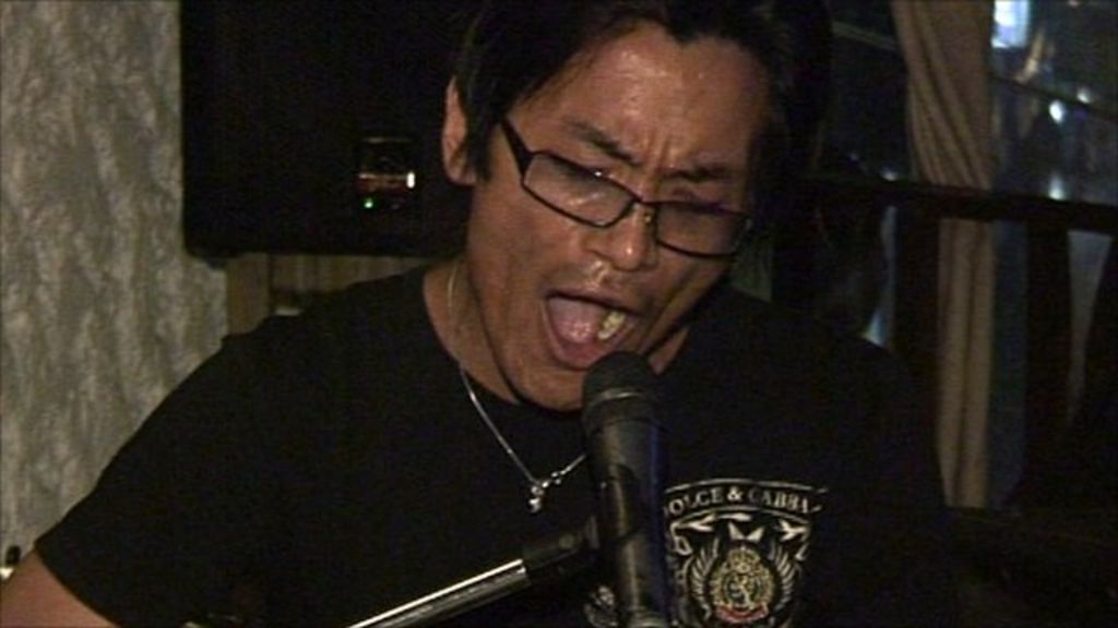 Close-up: Nepal's love for Bryan Adams hit Summer of '69 - BBC News