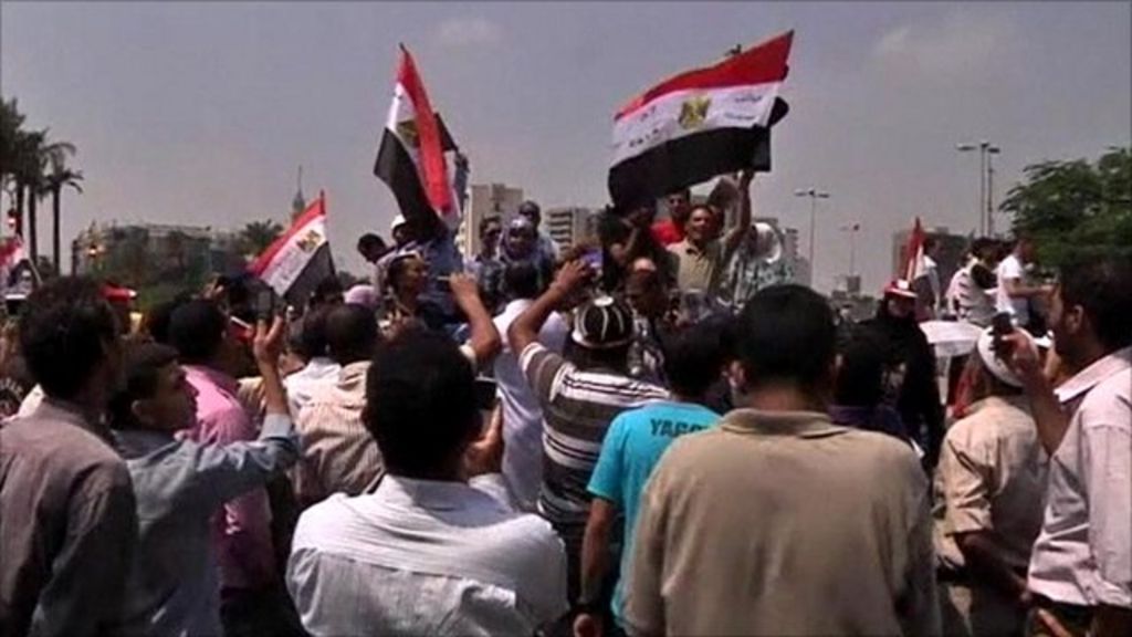 Protests in Egypt over slow pace of change - BBC News