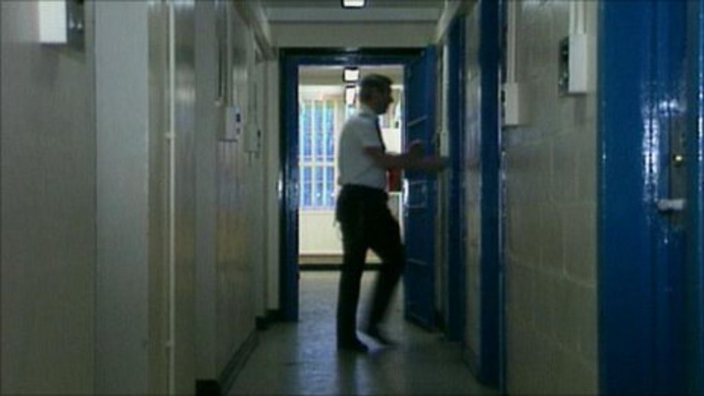 Downview Prison report: Drugs 'readily available' - BBC News