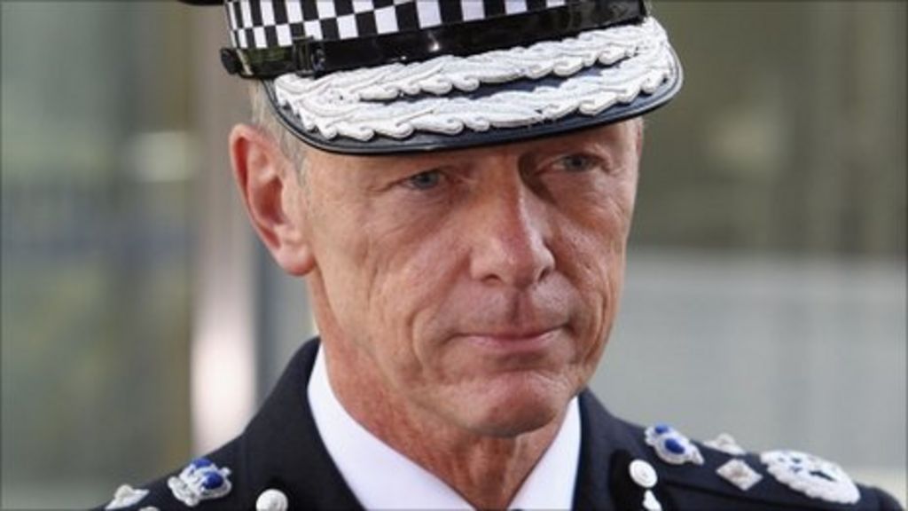 Metropolitan Police commissioner: Stop-and-search 'to continue' - BBC News