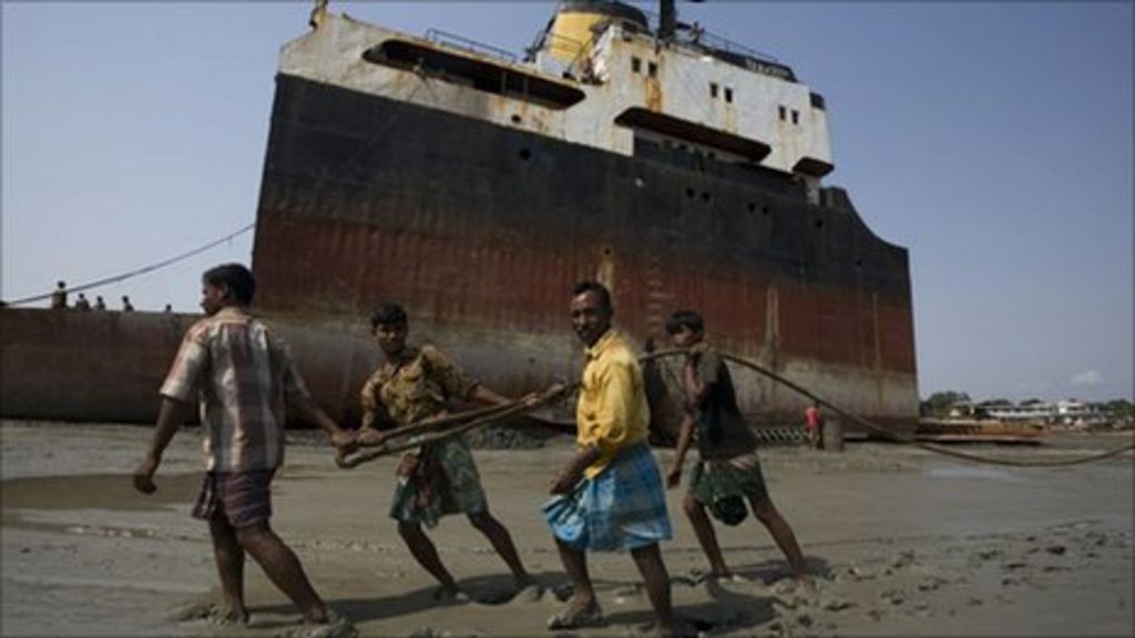 Bangladesh ship breaking workers die after inhaling gas - BBC News
