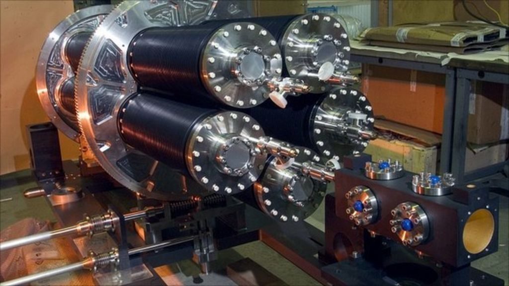 Results from Cern show particles 'exceeded speed of light' - BBC News