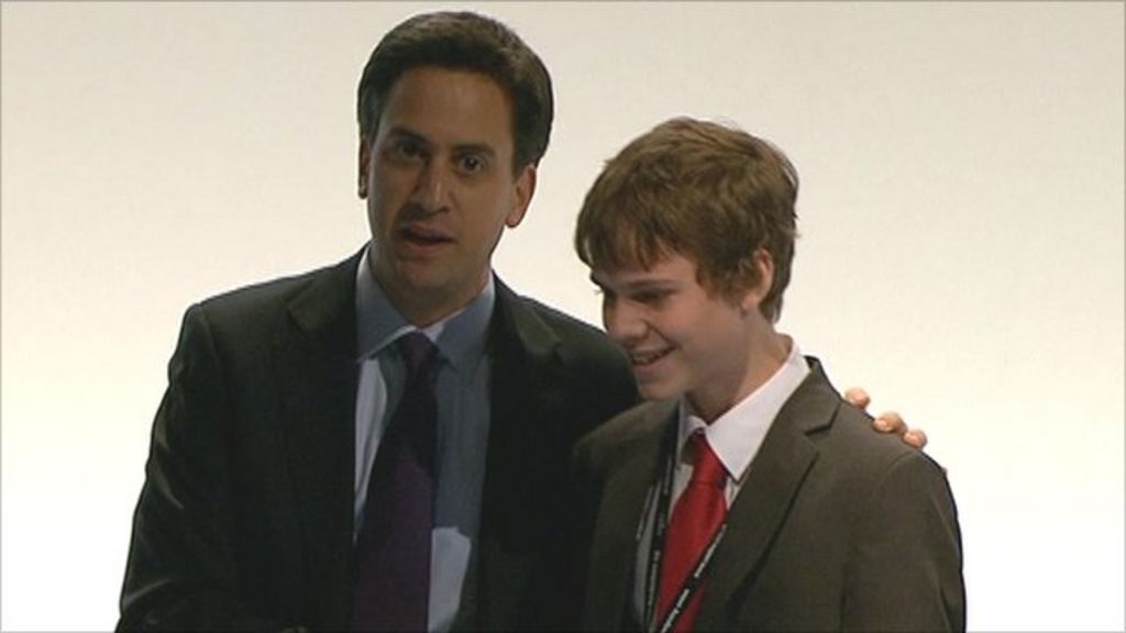 Teen Rory Weal steals the show at Labour Party conference - BBC News