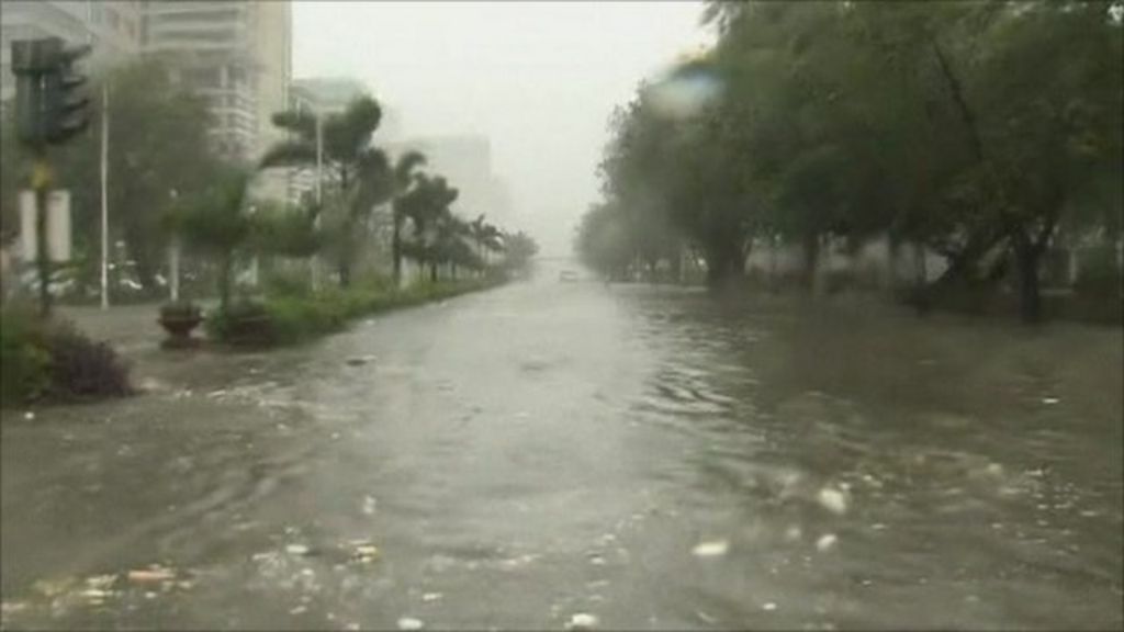 Powerful Typhoon Nesat hits Philippines - BBC News