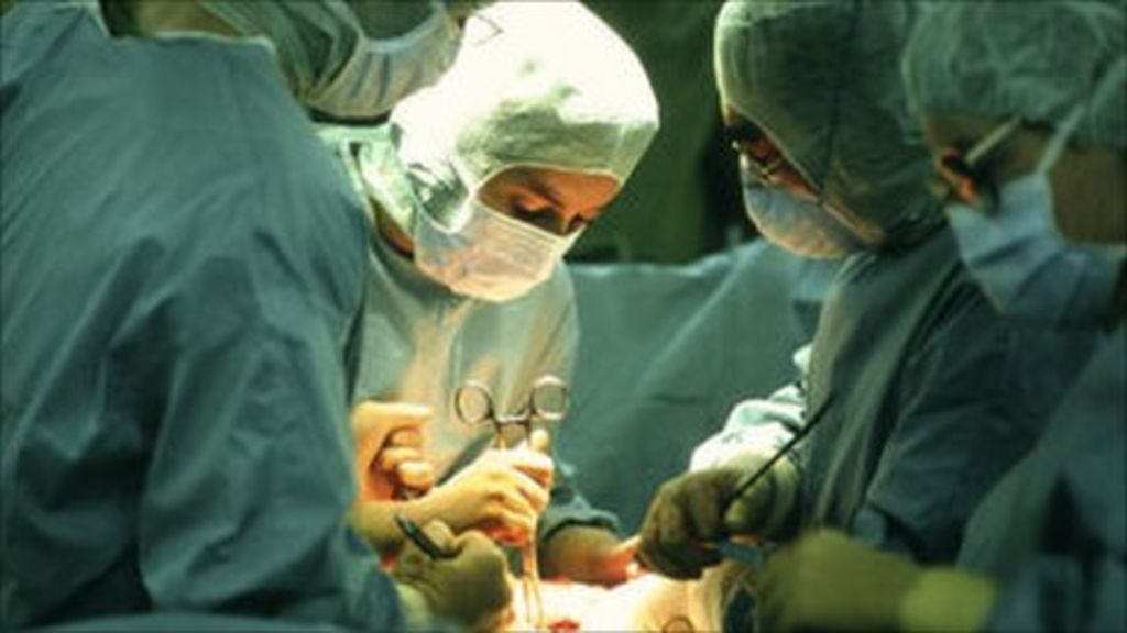 Emergency surgery patients' lives at risk, say surgeons - BBC News