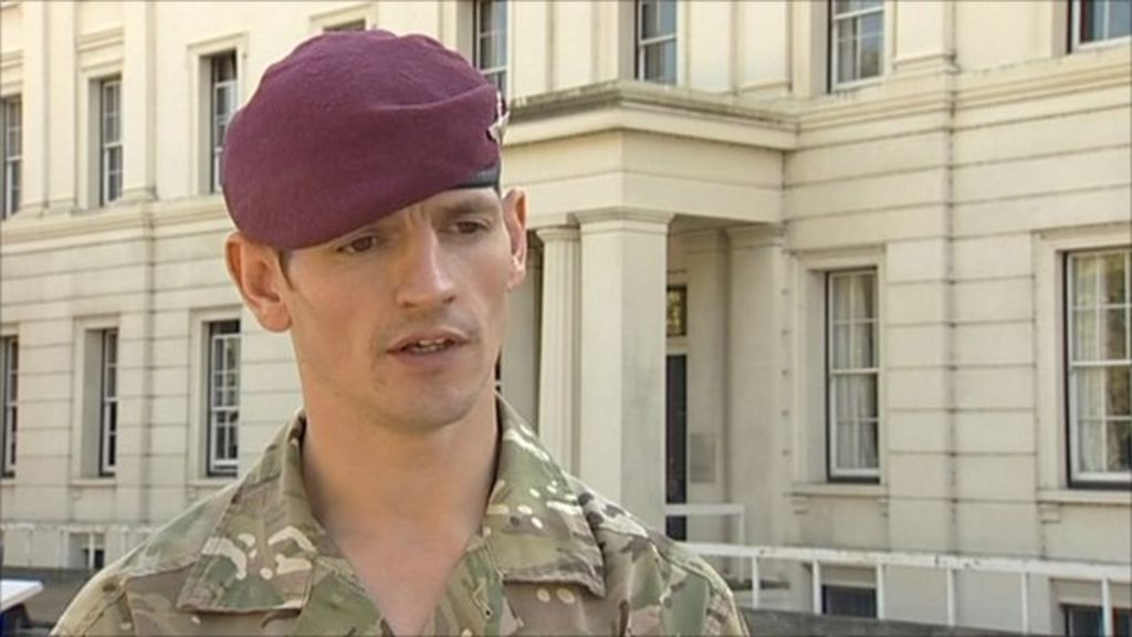 UK soldier honoured for bravery in Afghanistan - BBC News