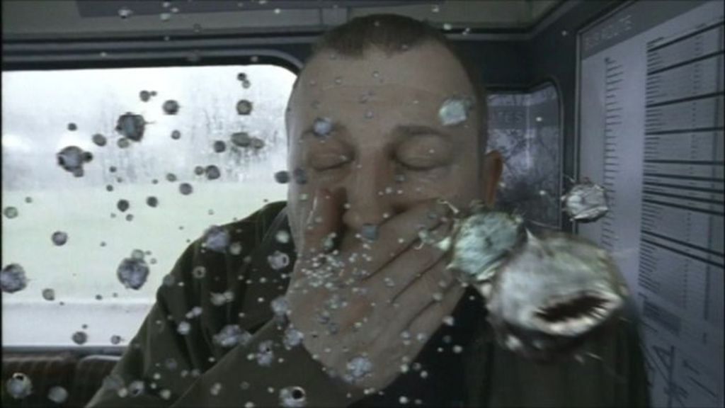 Millions 'play Russian roulette with flu' - BBC News