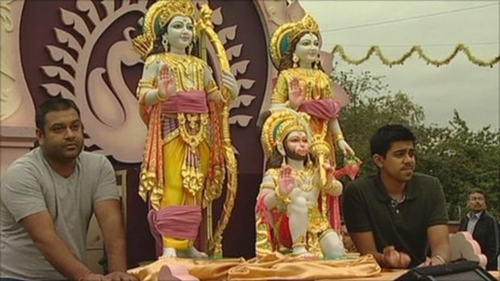 Leicester Hindu temple opens with colourful procession - BBC News