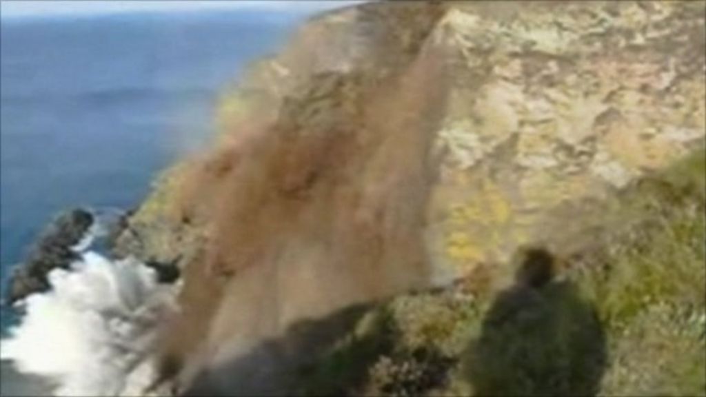 Cornwall cliff collapse film was 'career highlight' - BBC News