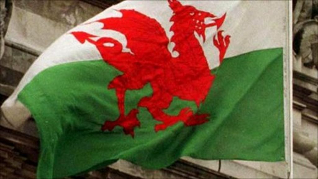 Downing Street to fly Welsh flag for Rugby World Cup - BBC News