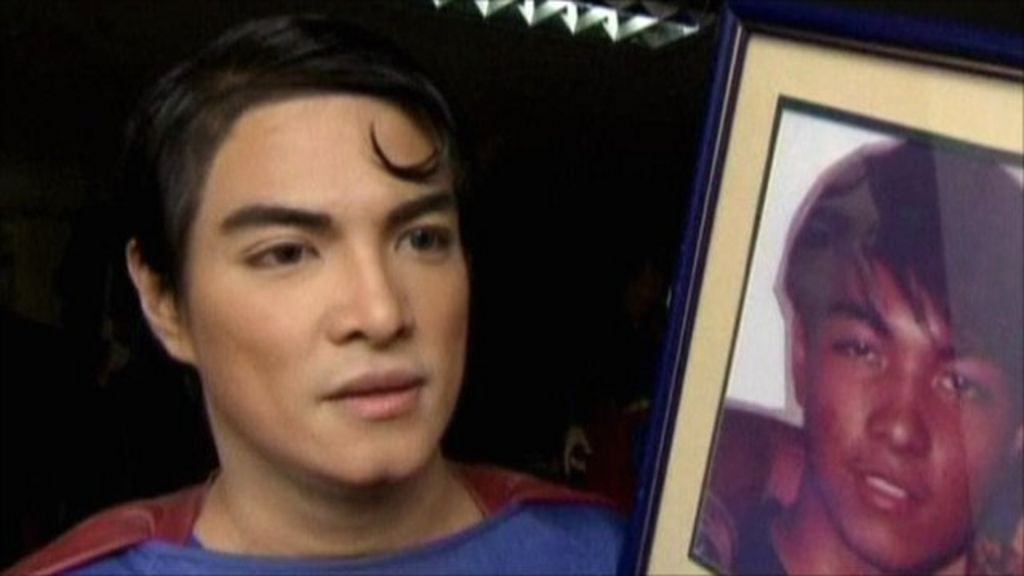 Superman fan has plastic surgery to look like his idol - BBC News