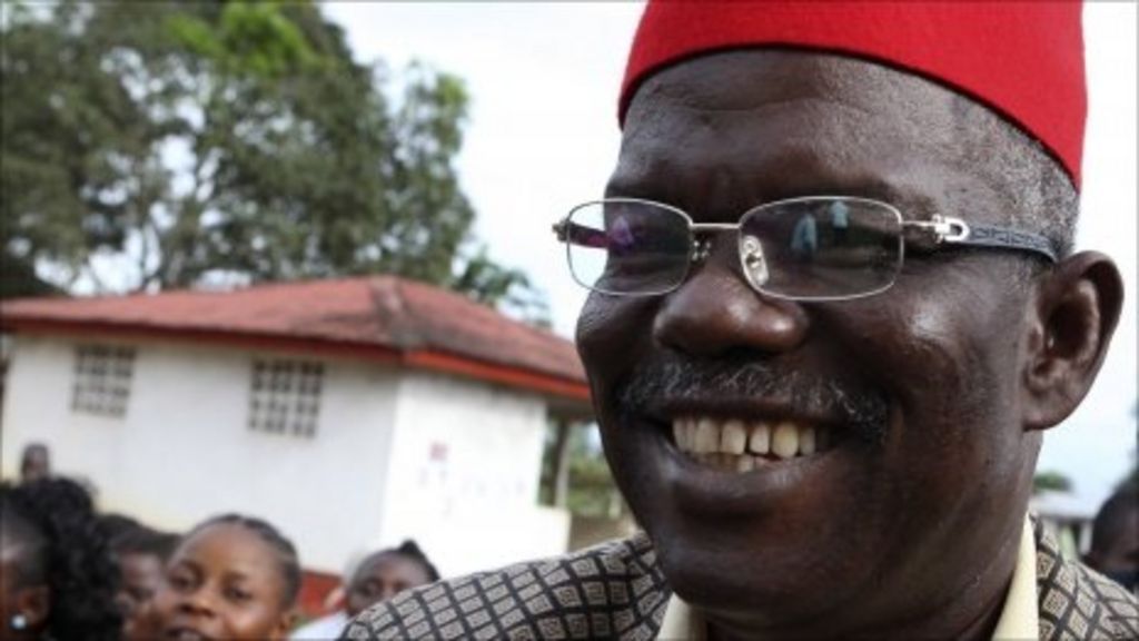 Liberia vote: Prince Johnson backs President Sirleaf - BBC News