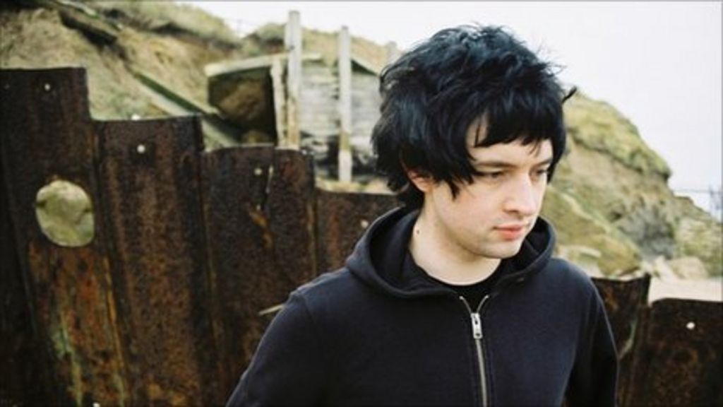 Nathan Fake explains Radiohead remix from King of Limbs - BBC News