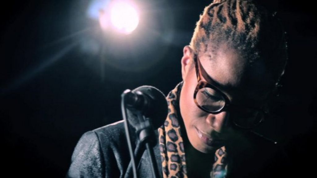 The 'beautiful imperfection' of Asa - BBC News