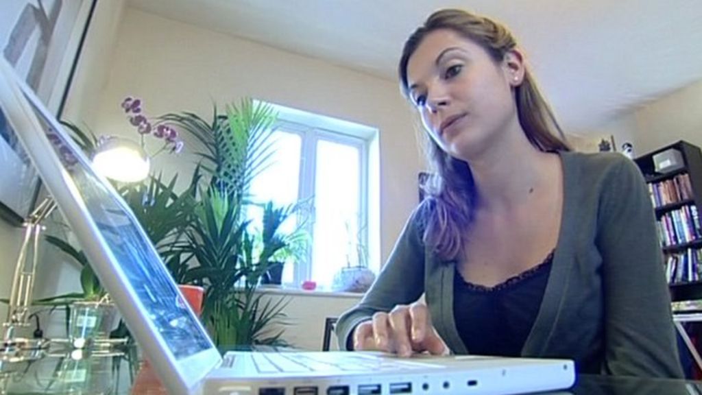 Email hacking victim Rowenna Davis tells her story - BBC News