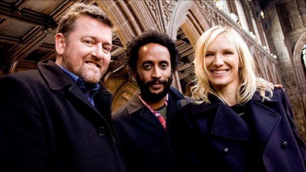 Elbow's Guy Garvey 'proud' to play Manchester Cathedral - BBC News