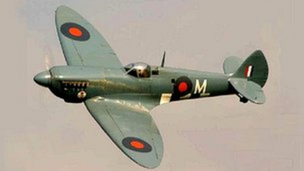 Radio-controlled Spitfire attempts cross-Channel flight - BBC News