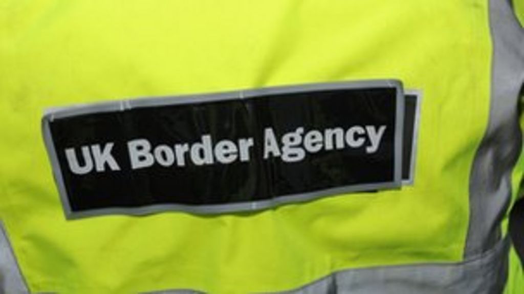 UK Border Agency paid £3.5m in bonuses - BBC News