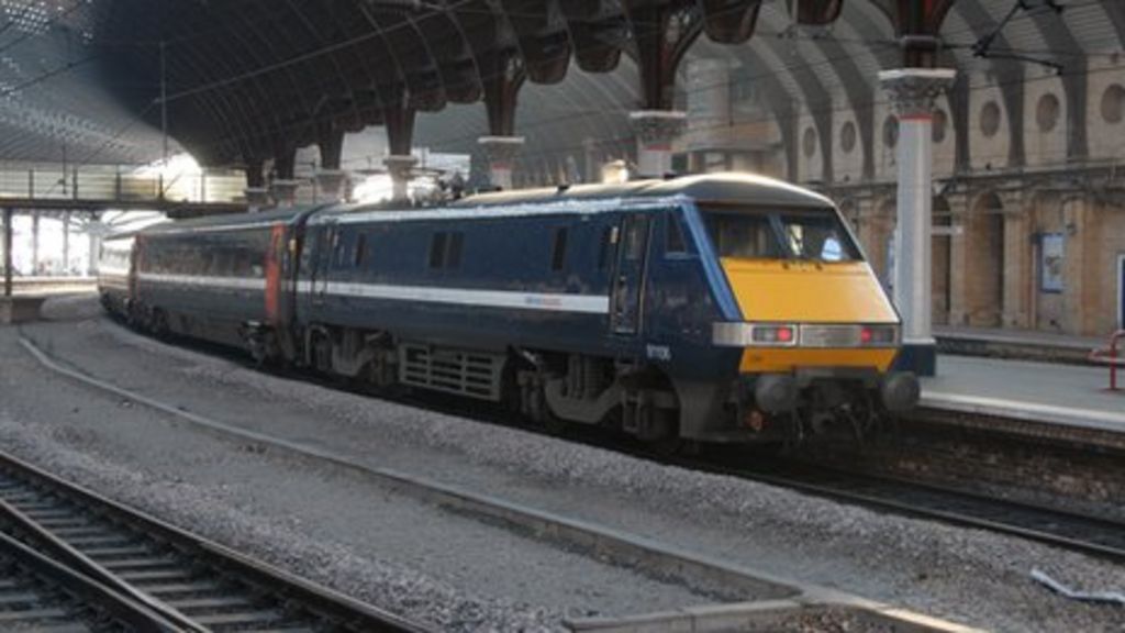 New rail operations centre in York to boost jobs - BBC News