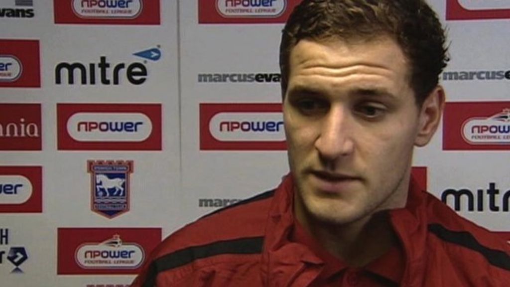 Doncaster's Billy Sharp says football helped with grief - BBC Sport