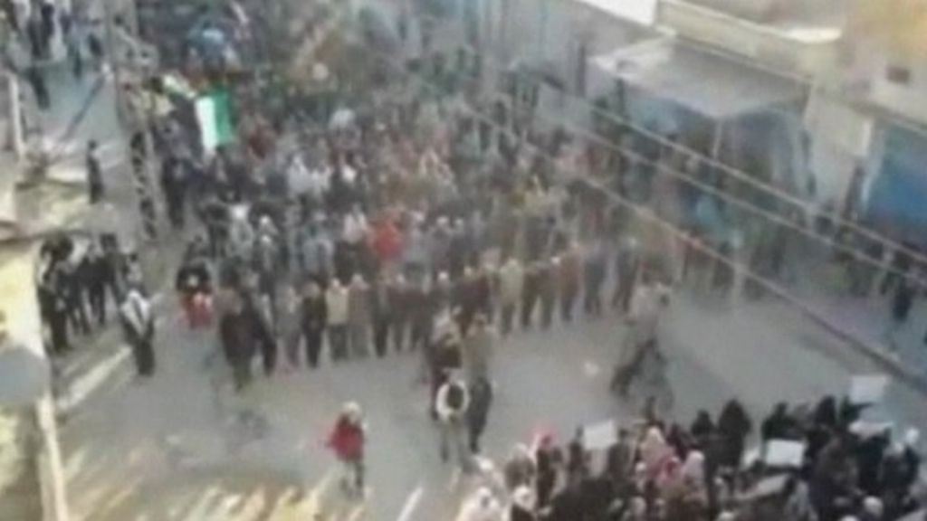 Syria protests: At least 19 killed - BBC News