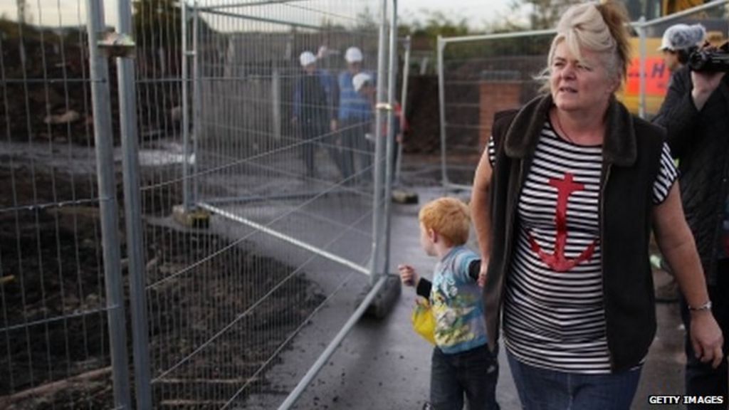 Dale Farm travellers on life since eviction - BBC News