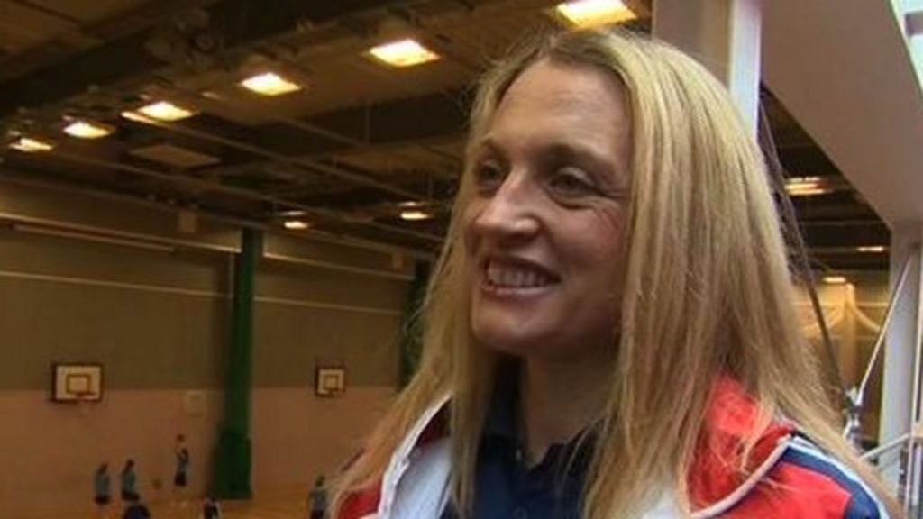 Archer Alison Williamson hoping for team medal at London 2012 - BBC Sport