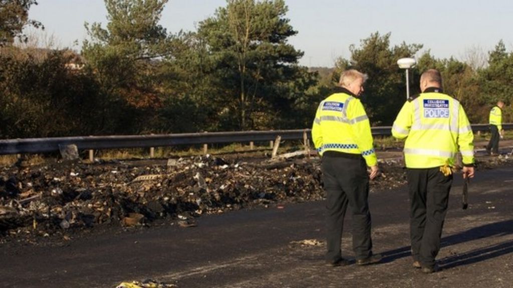 Taunton Rugby Club statement on M5 crash - BBC News