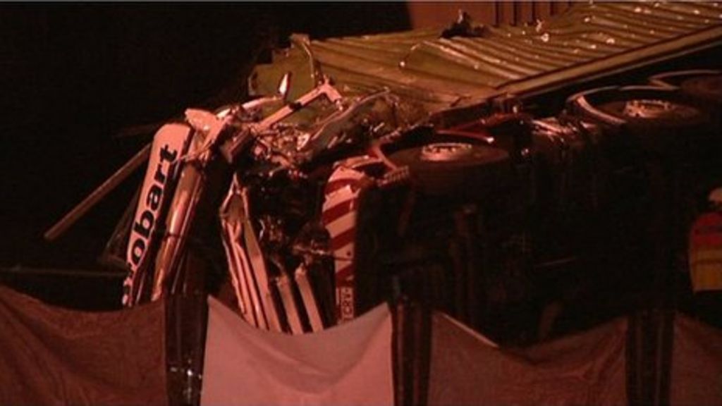 M56 bridge crash: Killed lorry driver named by police - BBC News