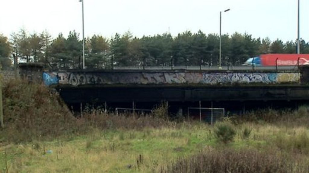 Power cut shuts off M8 in Glasgow - BBC News