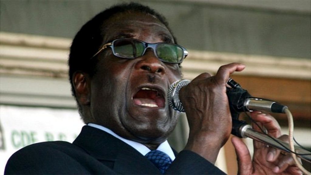Mugabe sings to court young Zimbabwe voters - BBC News