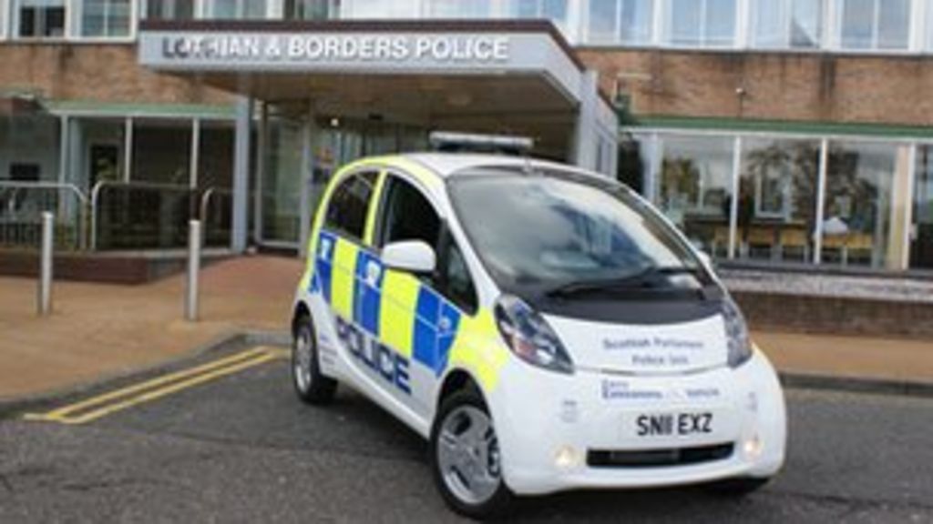 Lothian and Borders Police add electric cars to fleet - BBC News