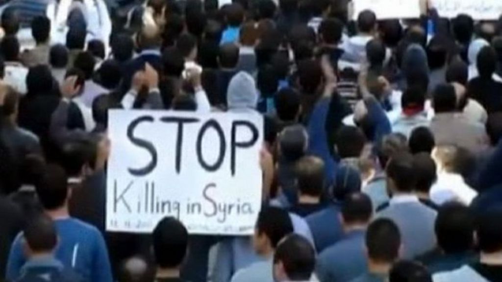 Syria unrest: Protests turn bloody once more - BBC News