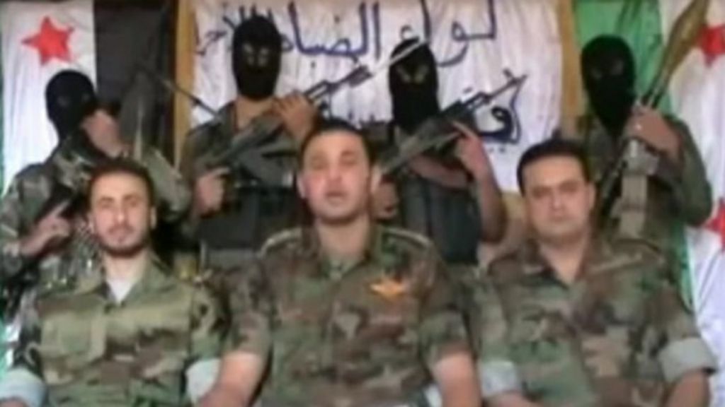 Up to 15,000 Syrian soldiers defect, says opposition - BBC News