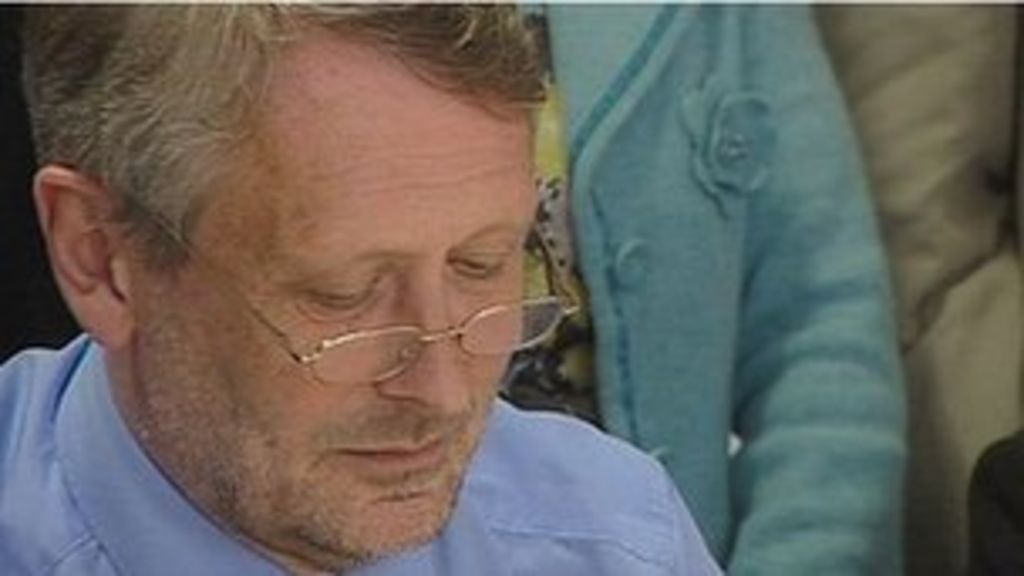 Leicester mayor Sir Peter Soulsby's salary set at £65K - BBC News