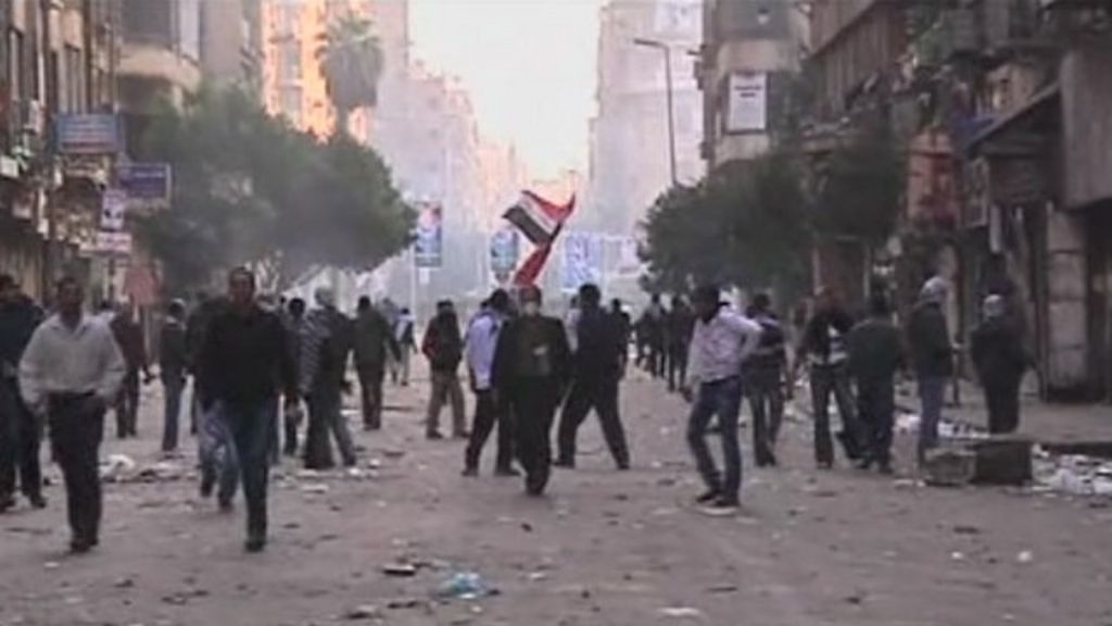 Egypt protesters begin another day of action in Cairo - BBC News
