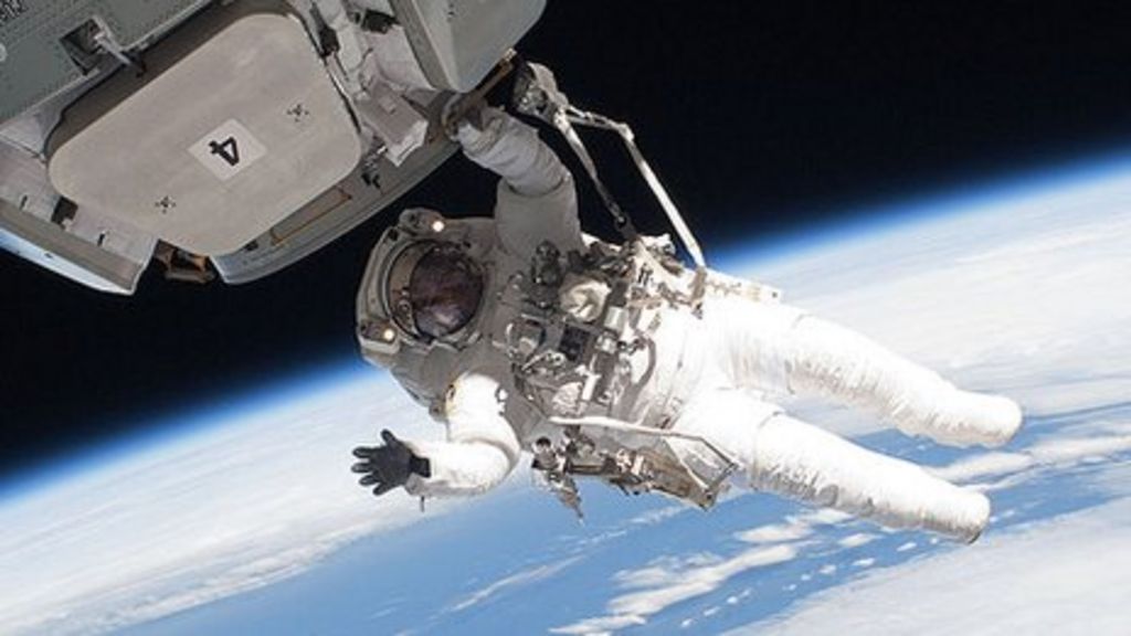 'UK spaceman' Nicholas Patrick honoured - BBC News