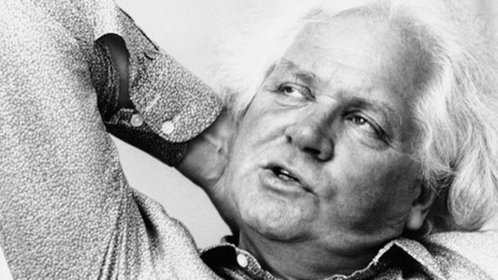 Ken Russell: Tributes paid to film director - BBC News
