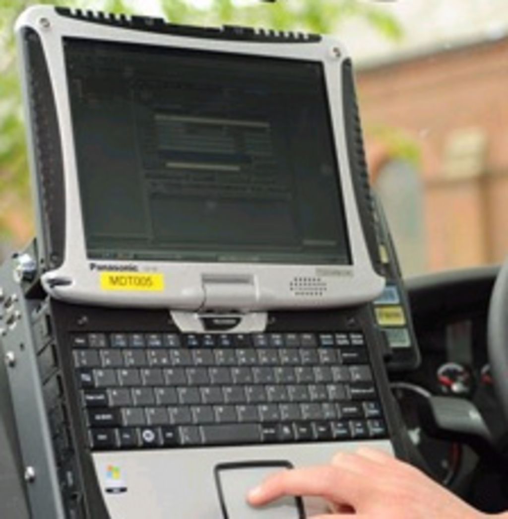 Dyfed-Powys Police roll out car computer project - BBC News