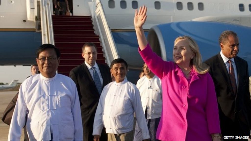 US Secretary of State Hillary Clinton arrives in Burma - BBC News