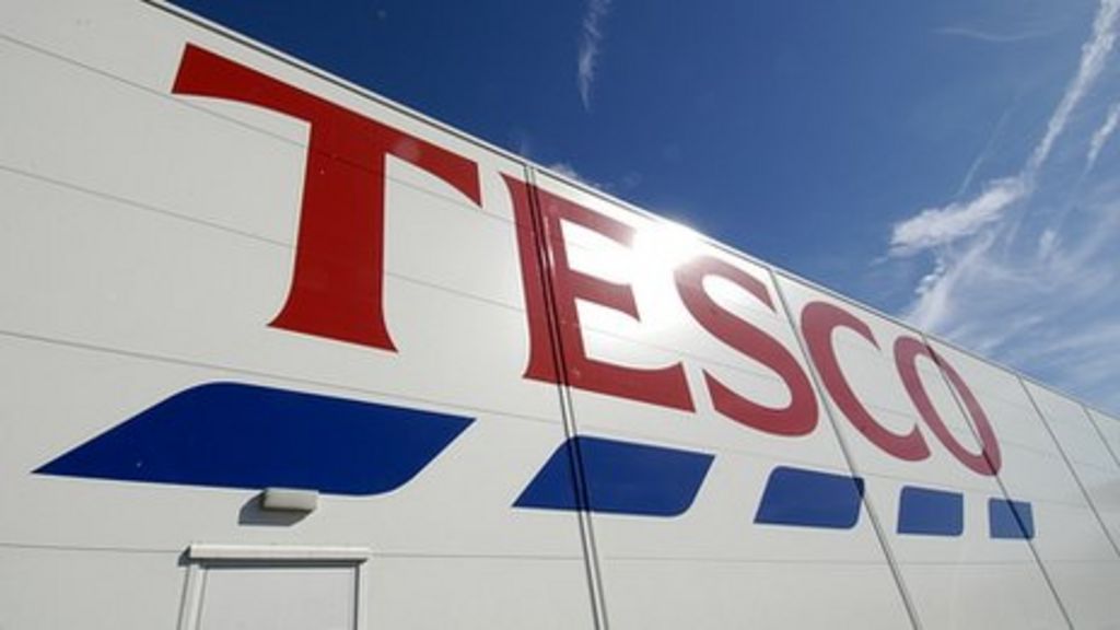 Tesco drops 'job for benefits' ad for Suffolk store - BBC News