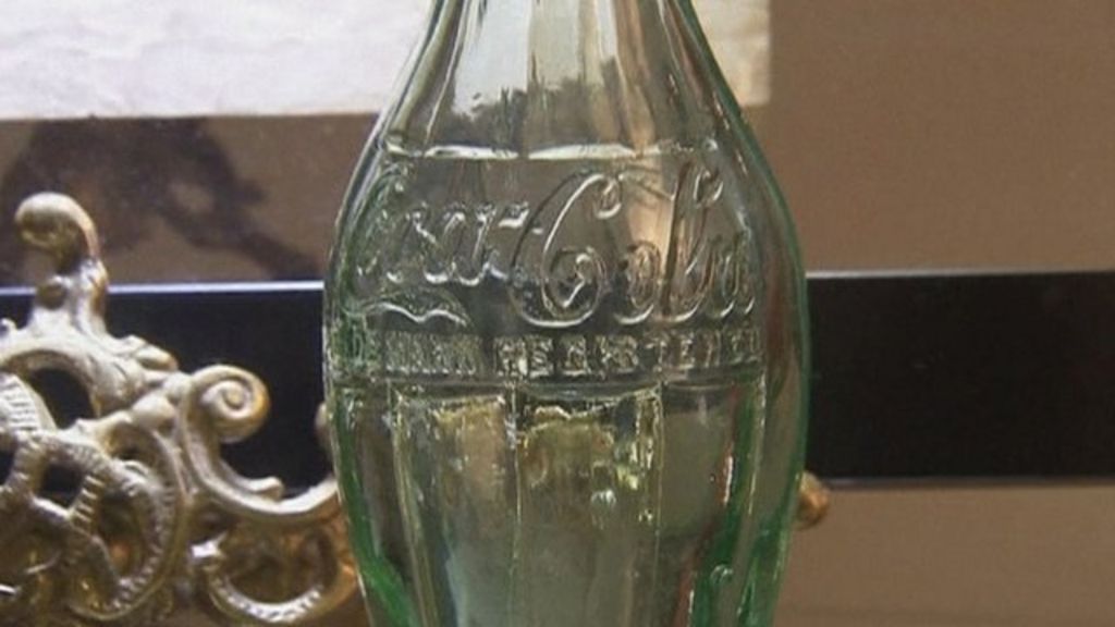 Rare Coca-Cola bottle up for auction in California - BBC News