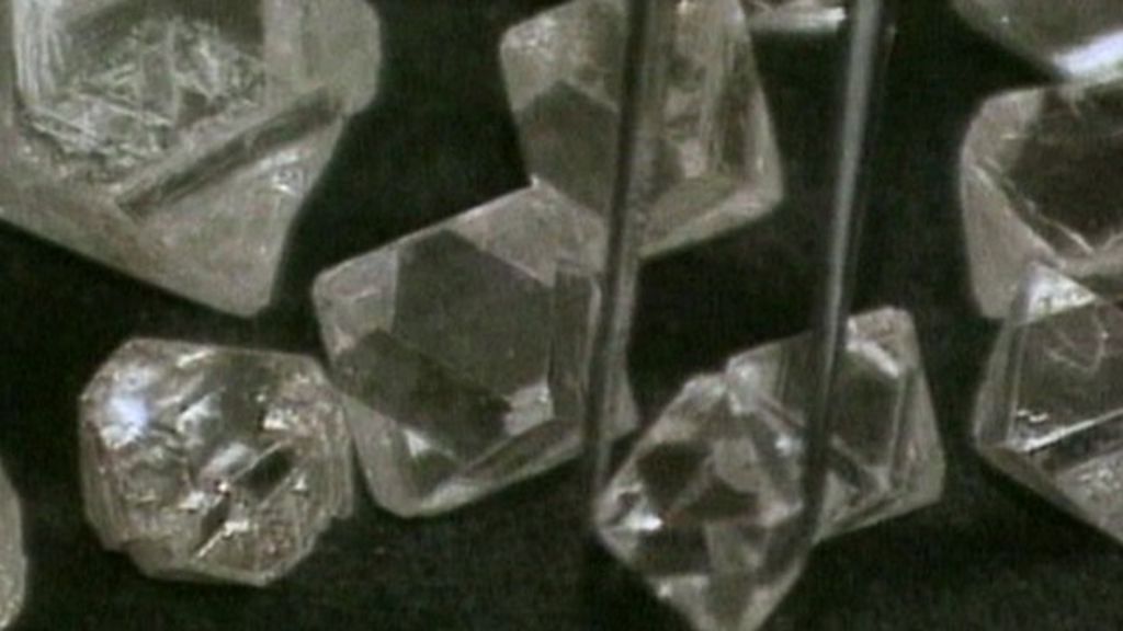 Group leaves scheme to stop trade of 'blood diamonds' - BBC News