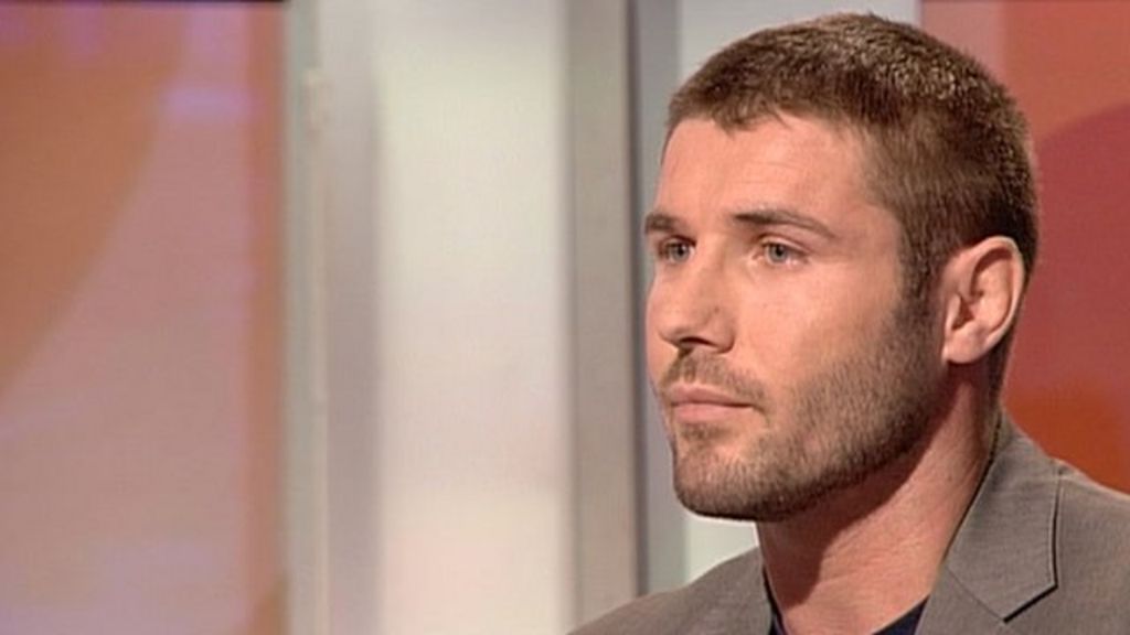 Rugby's Ben Cohen on attack that killed his father - BBC News