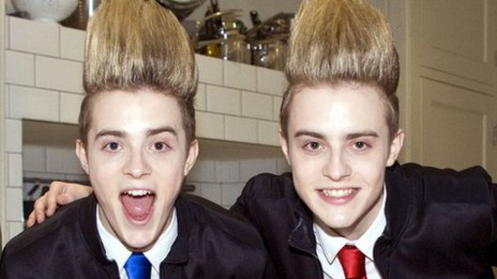 Jedward invite Newsround on tour - BBC Newsround
