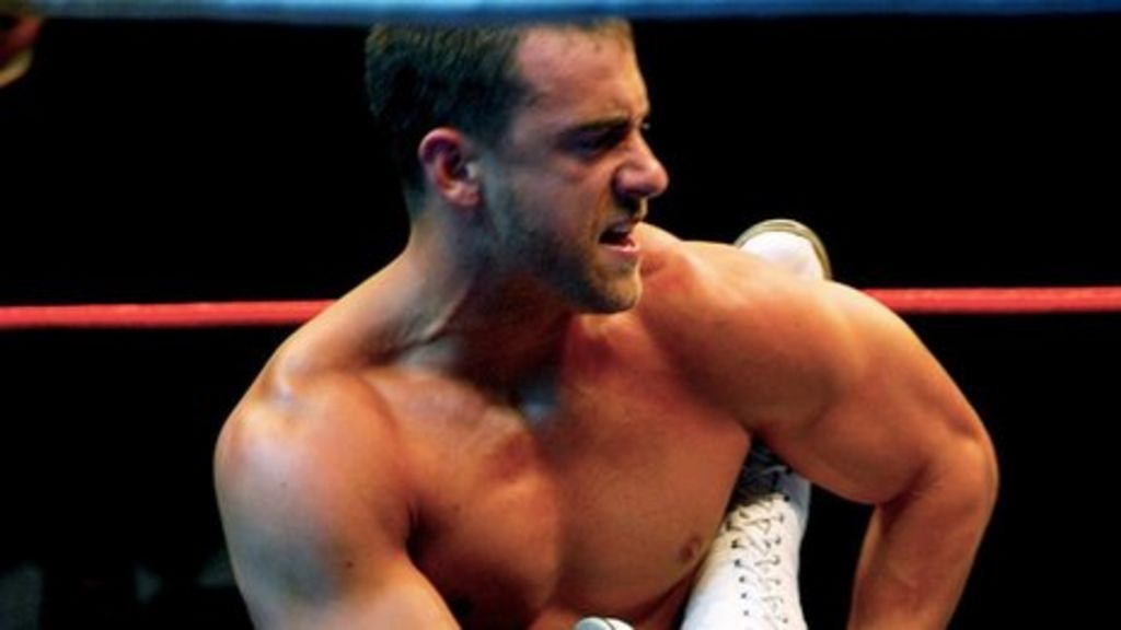 Lucha libre in the US: The wrestler who taunts Latino fans - BBC News