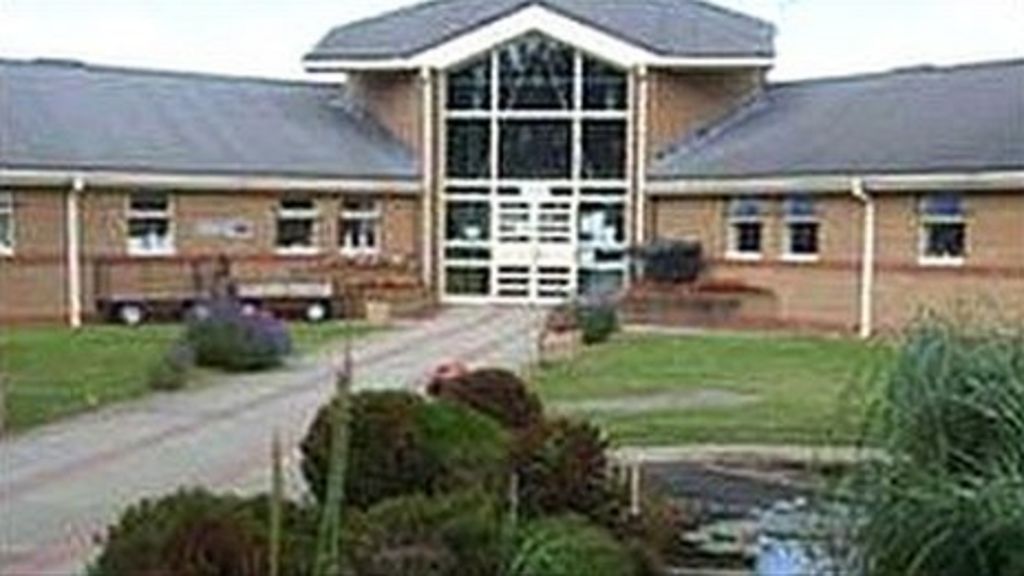 Erlestoke Prison 'has drugs and bullying problem' - BBC News