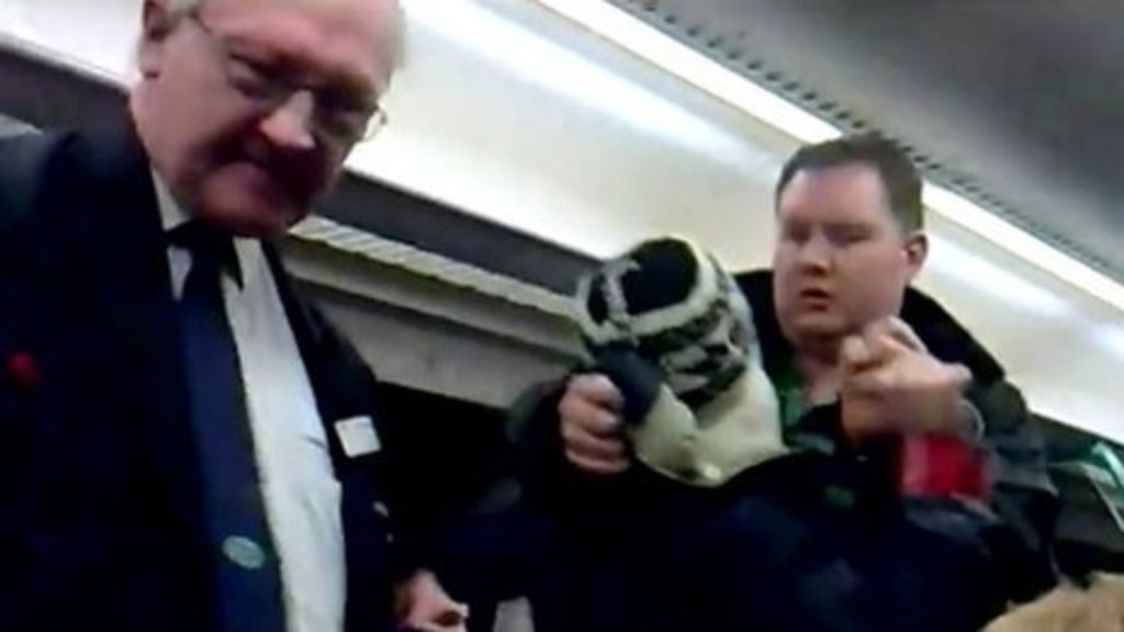 Fare-dodger thrown off train by passenger - BBC News